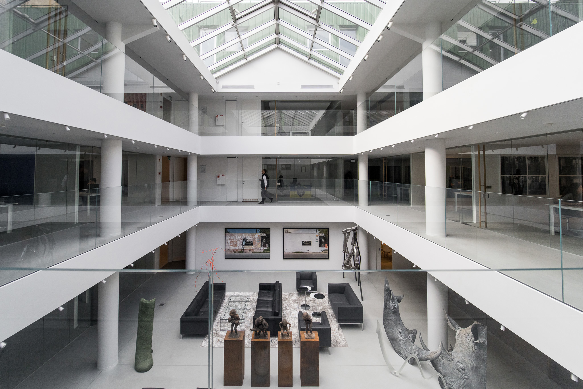 D9-ARTSY OFFICE